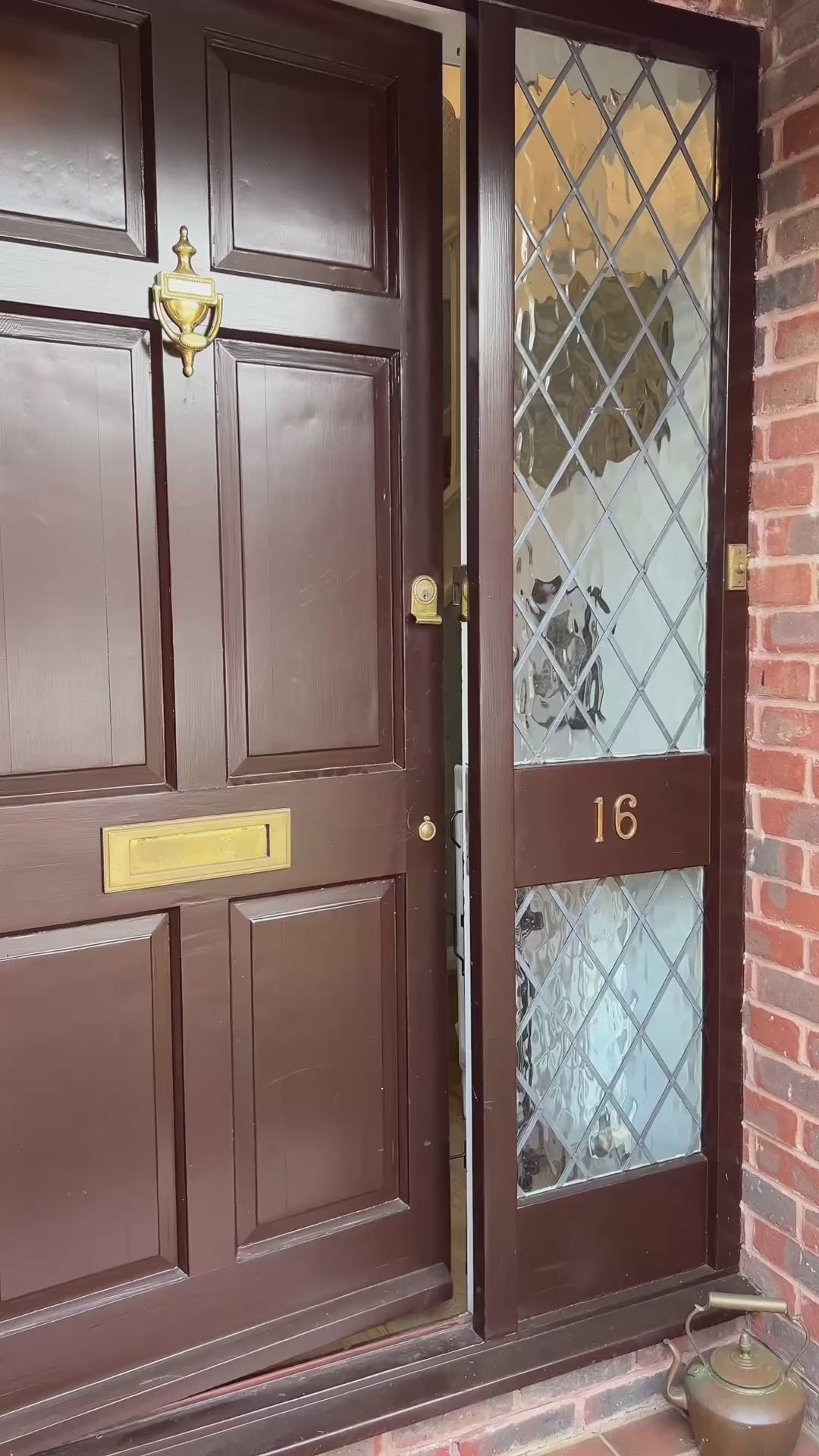 British-made Cat Safety Gates for Front Doors – Cat-G8